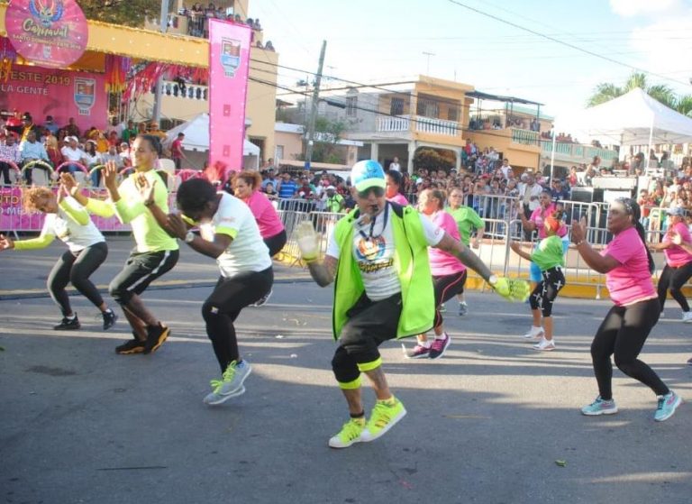 ASDE inicia en el barrio Invi de Los Mina, el Carnaval Santo Domingo ...