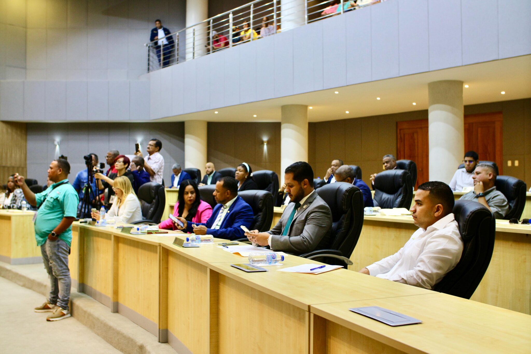 Alcalde Dío Astacio y Concejo de Regidores juramentan nuevos directores ...