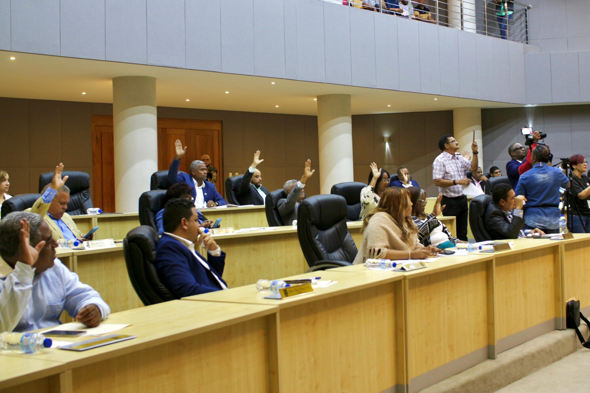 Alcalde Dío Astacio y Concejo de Regidores juramentan nuevos directores ...