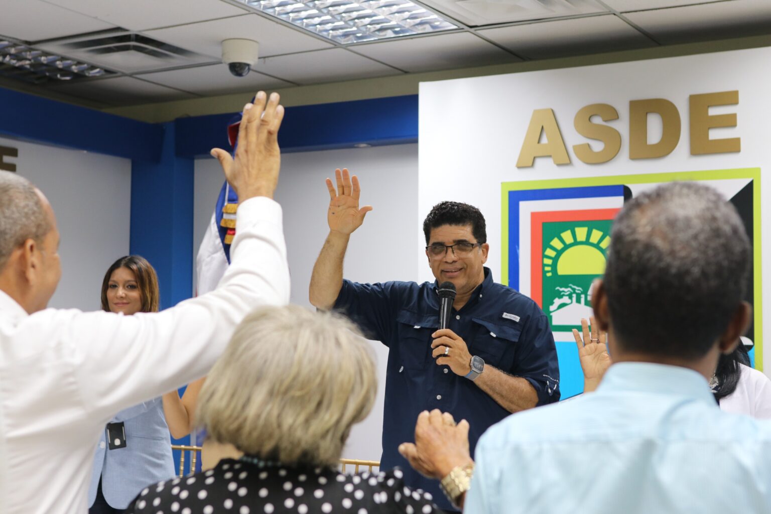 Alcalde Dío Astacio juramenta primera directiva Cluster Artesanal Santo ...