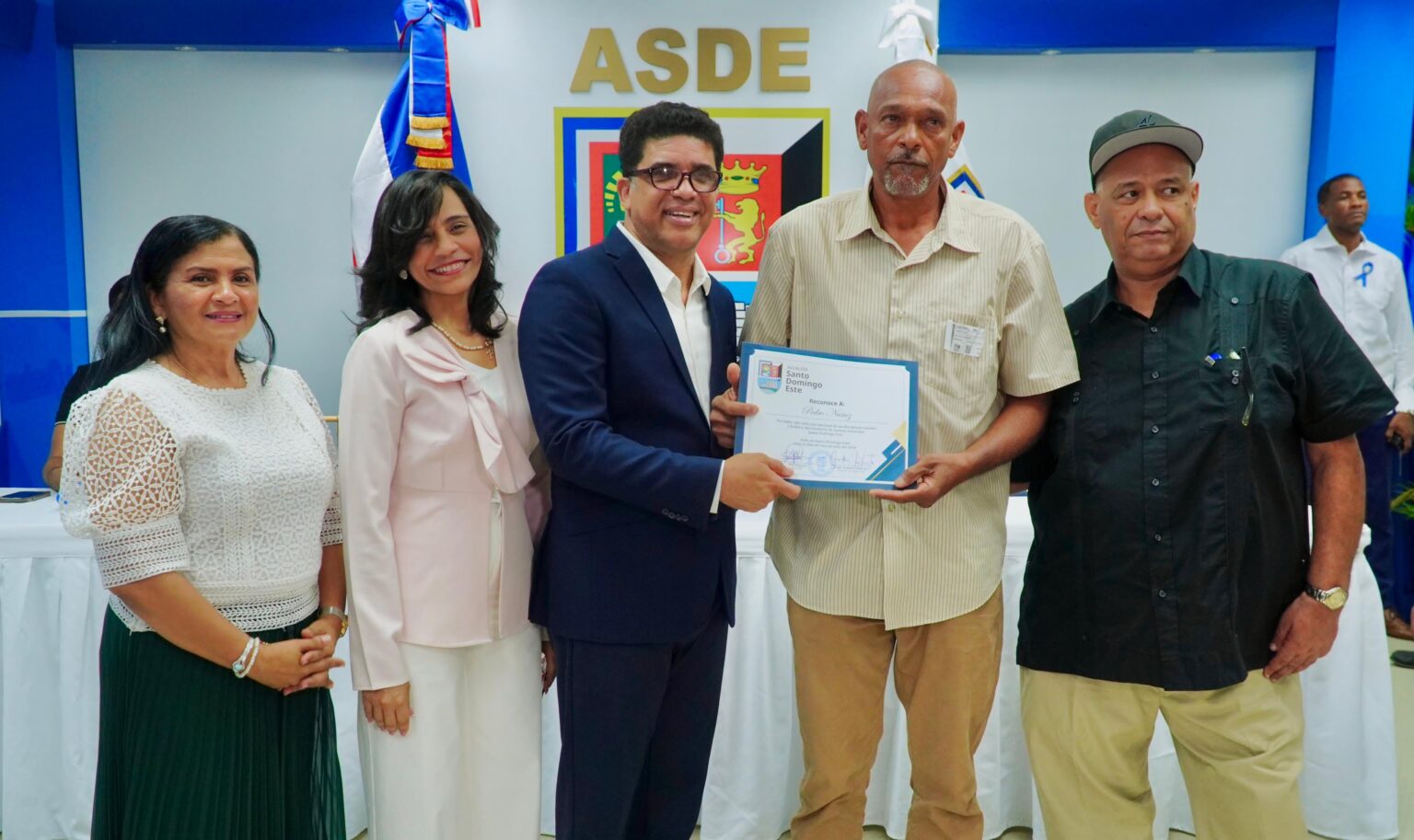 El alcalde Dío Astacio reconoce a íconos del deporte de Santo Domingo ...