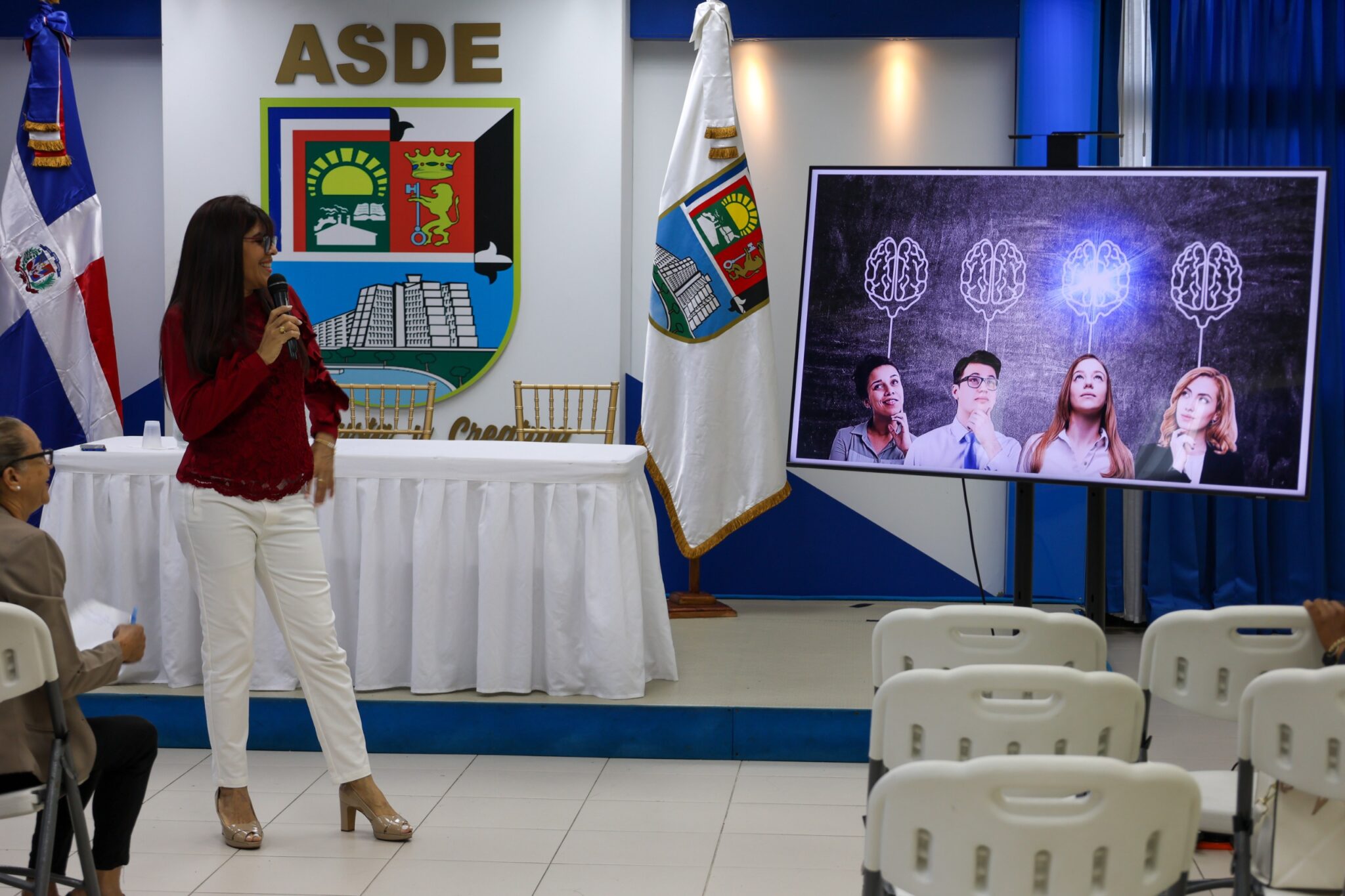 Colaboradores del ASDE reciben capacitación en inteligencia emocional ...