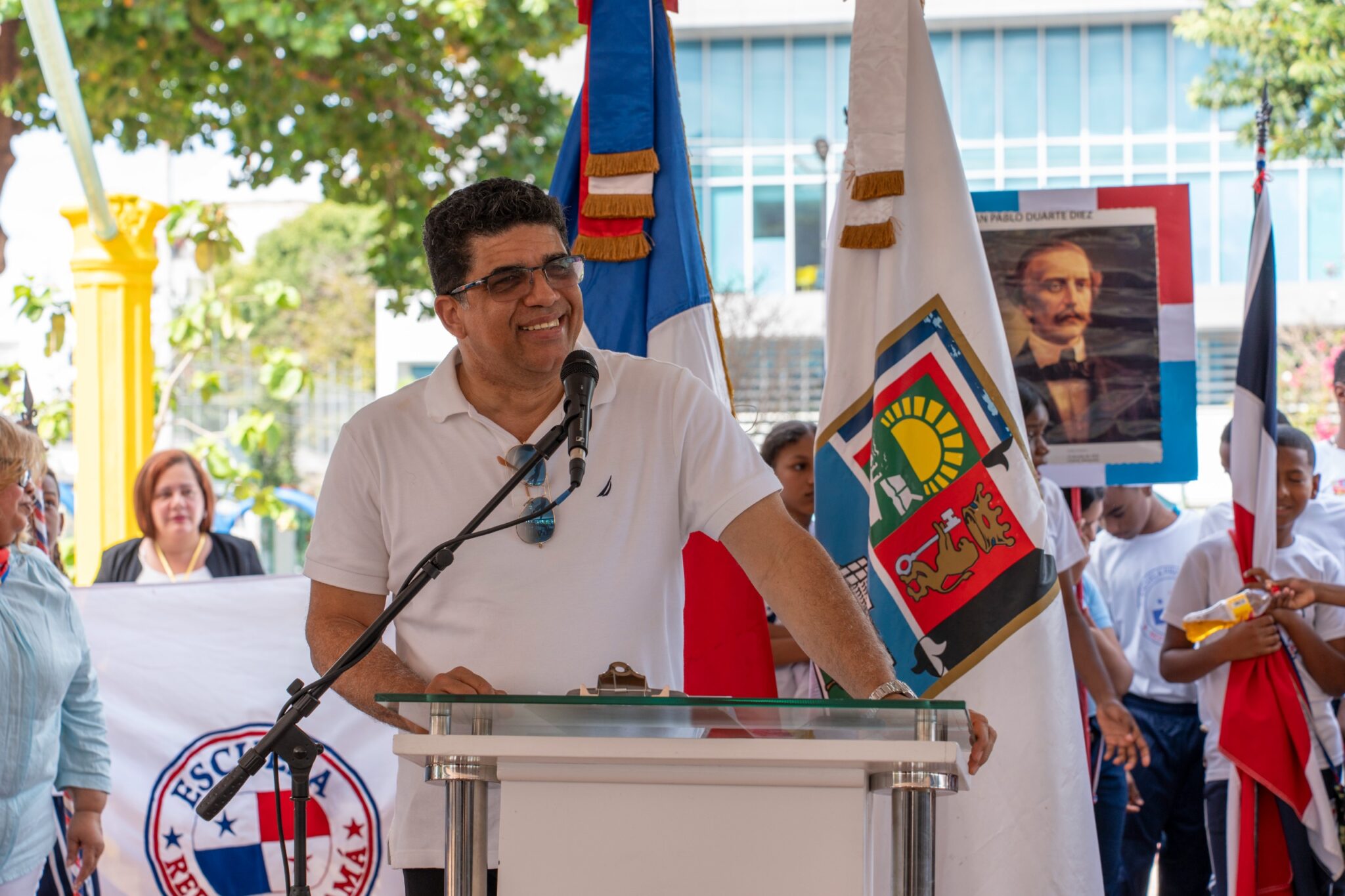 Alcalde Dío Astacio encabeza caminata estudiantil por el mes de la ...